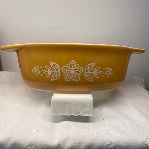 Pyrex | Kitchen | Vintage Pyrex Butterfly Gold Casserole Dish 43 12 ...